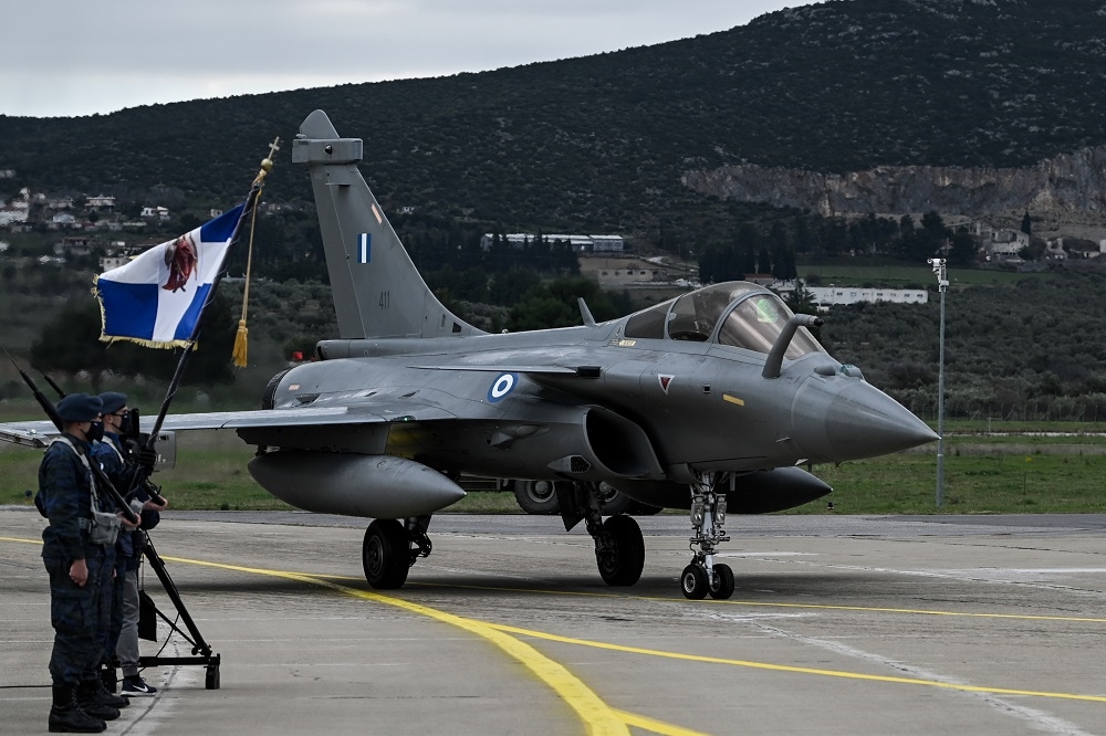 ΗΠΑ: Η Κίνα διεξήγαγε εκστρατεία για να δυσφημίσει το γαλλικό μαχητικό ...