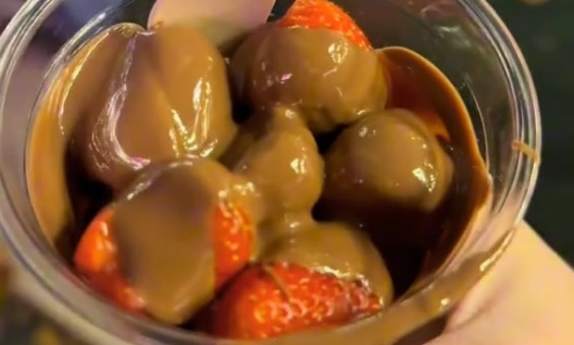 Mother stunned after forking out £16 for strawberries and 'drizzle' of ...