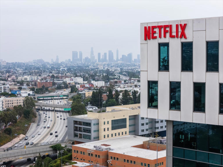 Warner Bros. auction poised to recast Hollywood with Paramount, Comcast ...