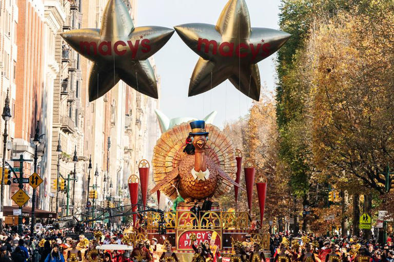 Mammoth Thanksgiving storm to dump snow as New York parade under threat