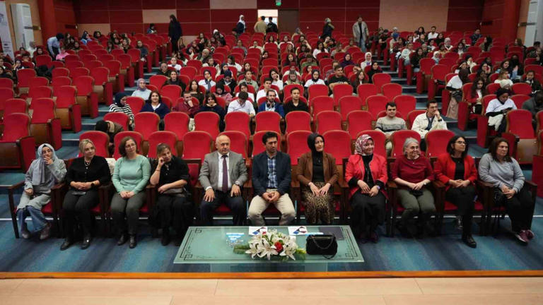 KBÜ’de sağlık yönetiminde insan kaynağı planlaması ele alındı