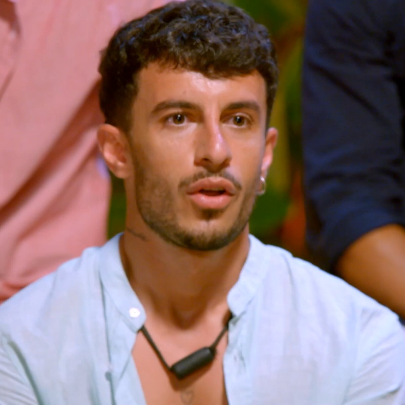 Juanpi ve las imágenes de la infidelidad de Sandra con Andrea y se ...