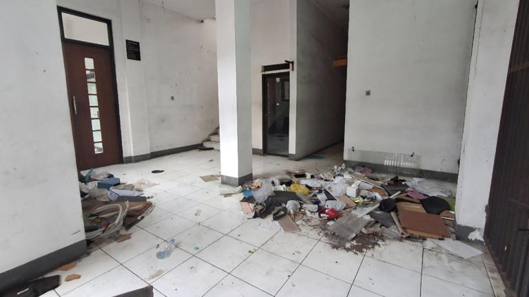 Tumpukan Sampah di Gedung Lama DPRD KBB Disorot, Setwan Beri Respons