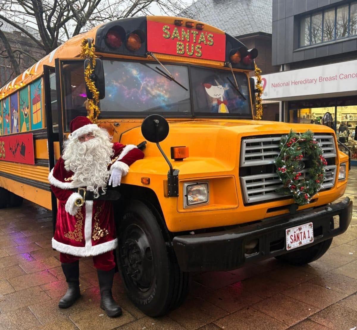 The Santa bus is coming and everybody's jumping: Christmas market in ...