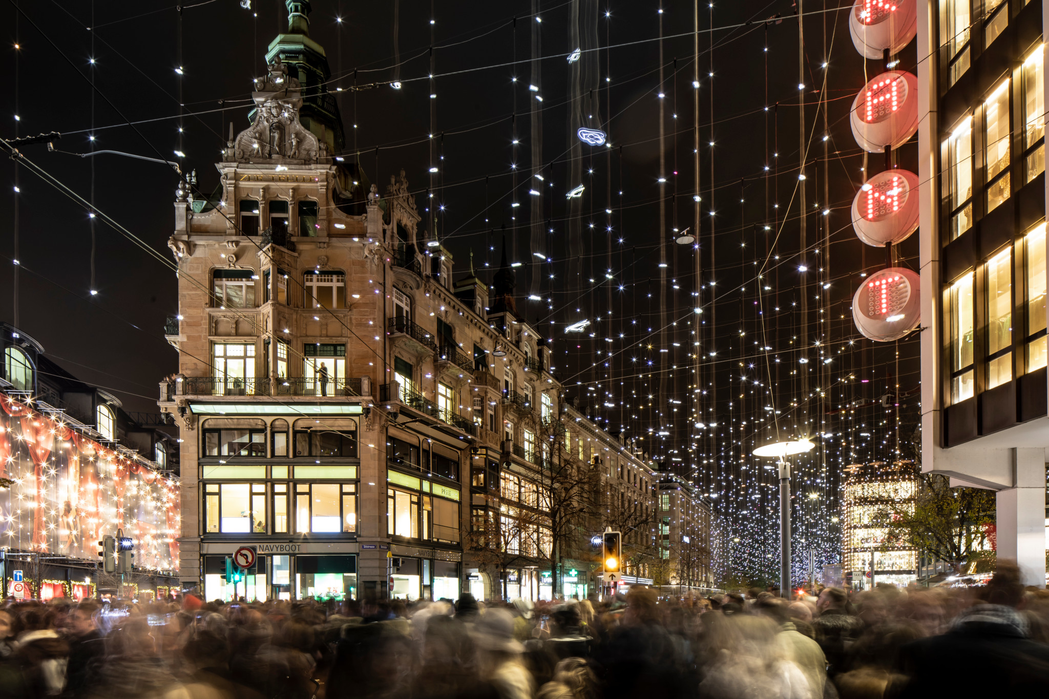 «Lucys» Lichter, Caroline Chevin und Kunst für die ganze Familie: Die ...