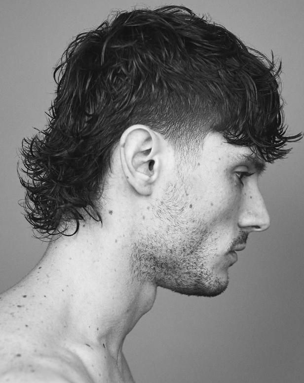 8 Gaya Rambut Mullet Panjang yang Nyentrik Tapi Keren