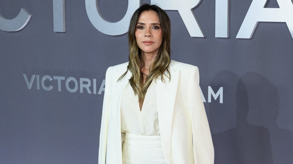 Victoria Beckham reprend une chanson des Spice Girls avec l'un de ses ...