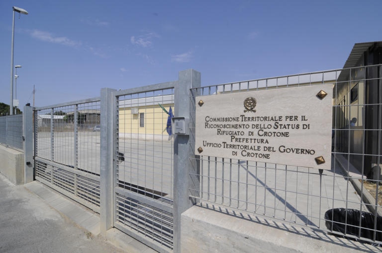 Asgi, a Crotone e Cosenza violati diritti dei richiedenti asilo