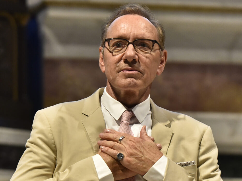 Kevin Spacey, la confessione shock: "Sono senza casa, vivo in hotel e ...
