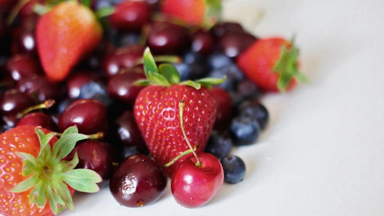 Berry bush choices that set you up for early fruit