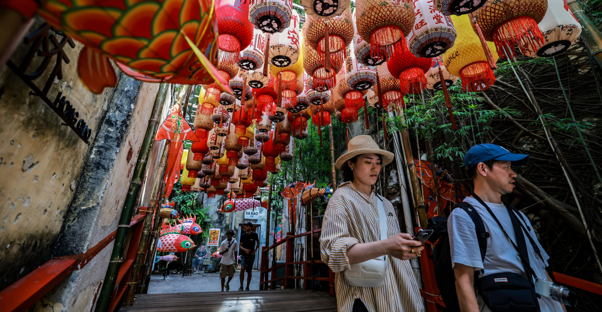 Popular tourist destinations with weird laws