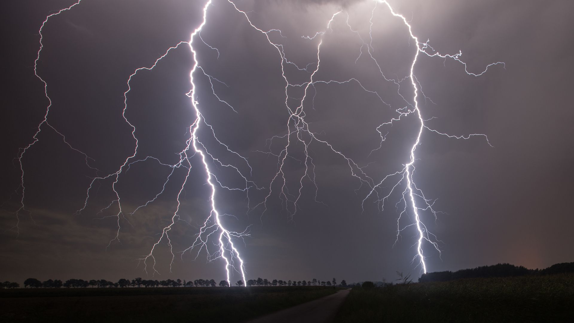 Scientists use laser tweezers to trap particles that trigger lightning ...
