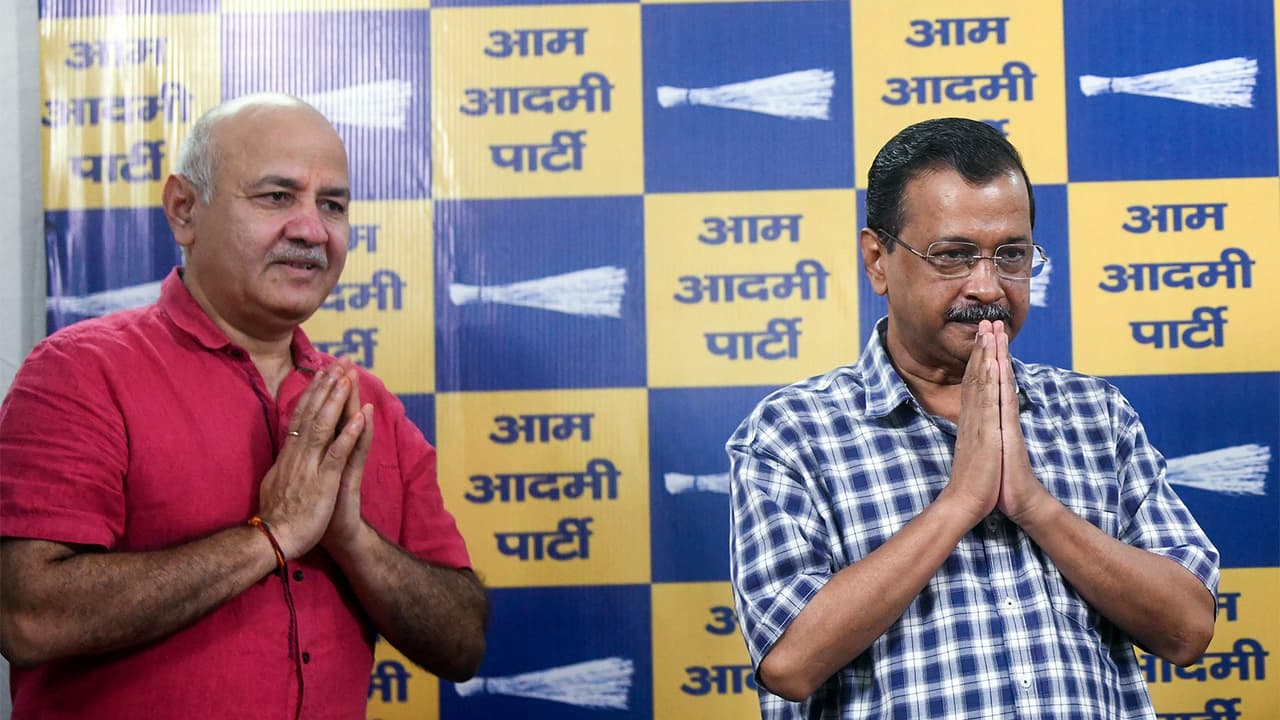 'Faansi Ghar' row: Kejriwal, Sisodia skip Privileges Committee meet