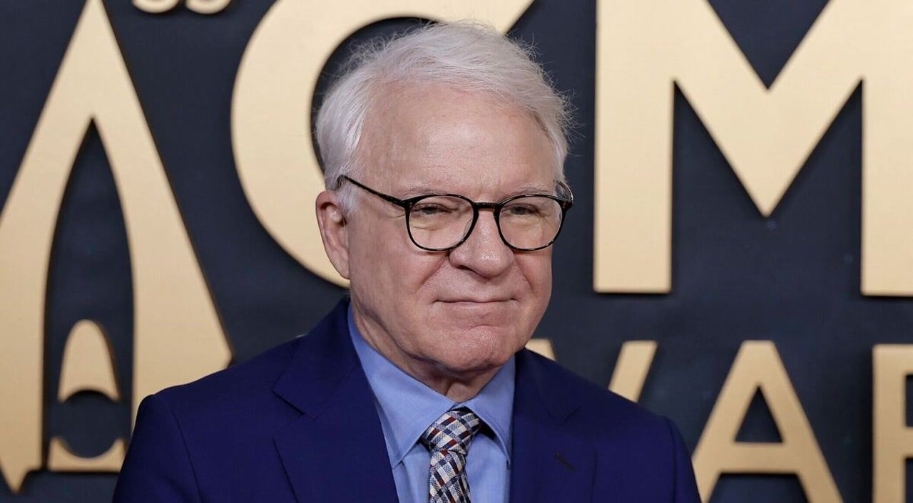 Steve Martin Wows Cma Audience With Banjo Talent