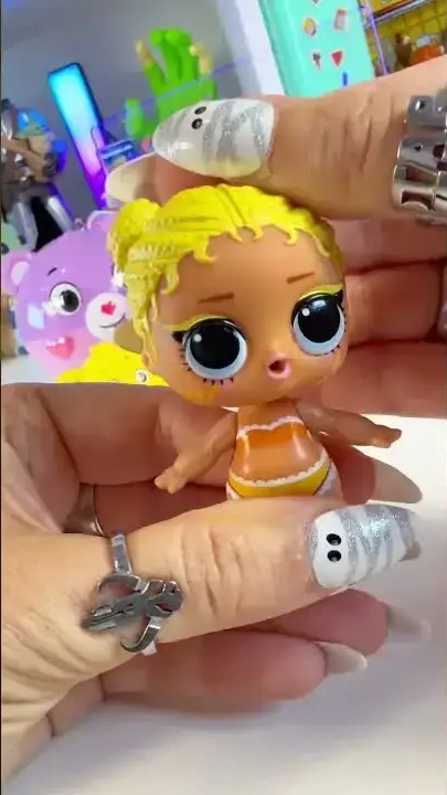 LOL Surprise Care Bears unboxing! Funshine Goldie reveal