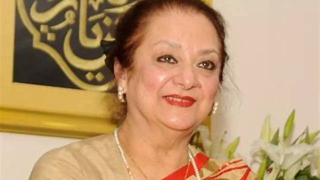 Saira Banu recalls how Dilip Kumar admired Kamini Kaushal: 'She brought ...