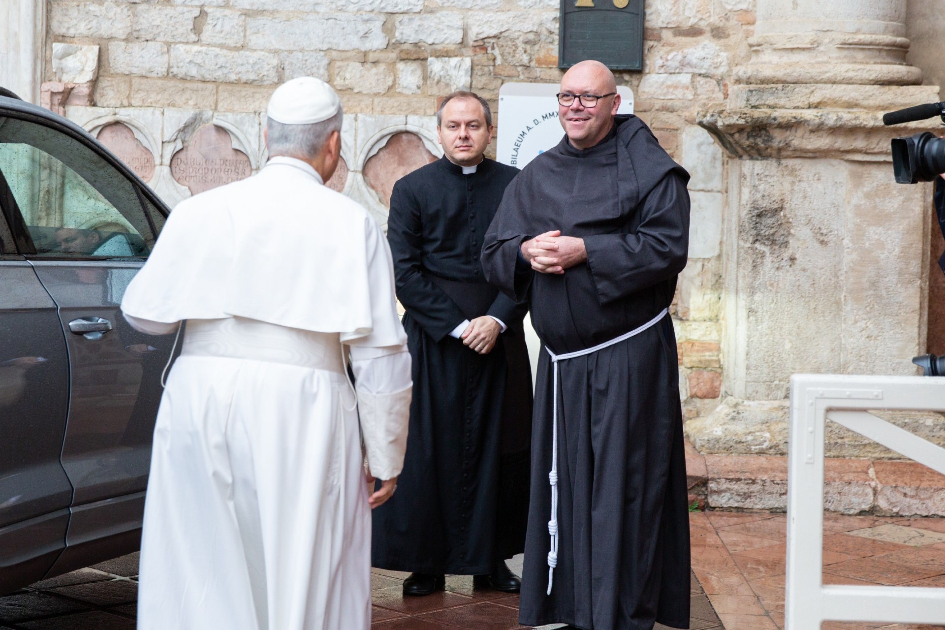Il Papa ai frati di Assisi, siate segni viventi di Francesco