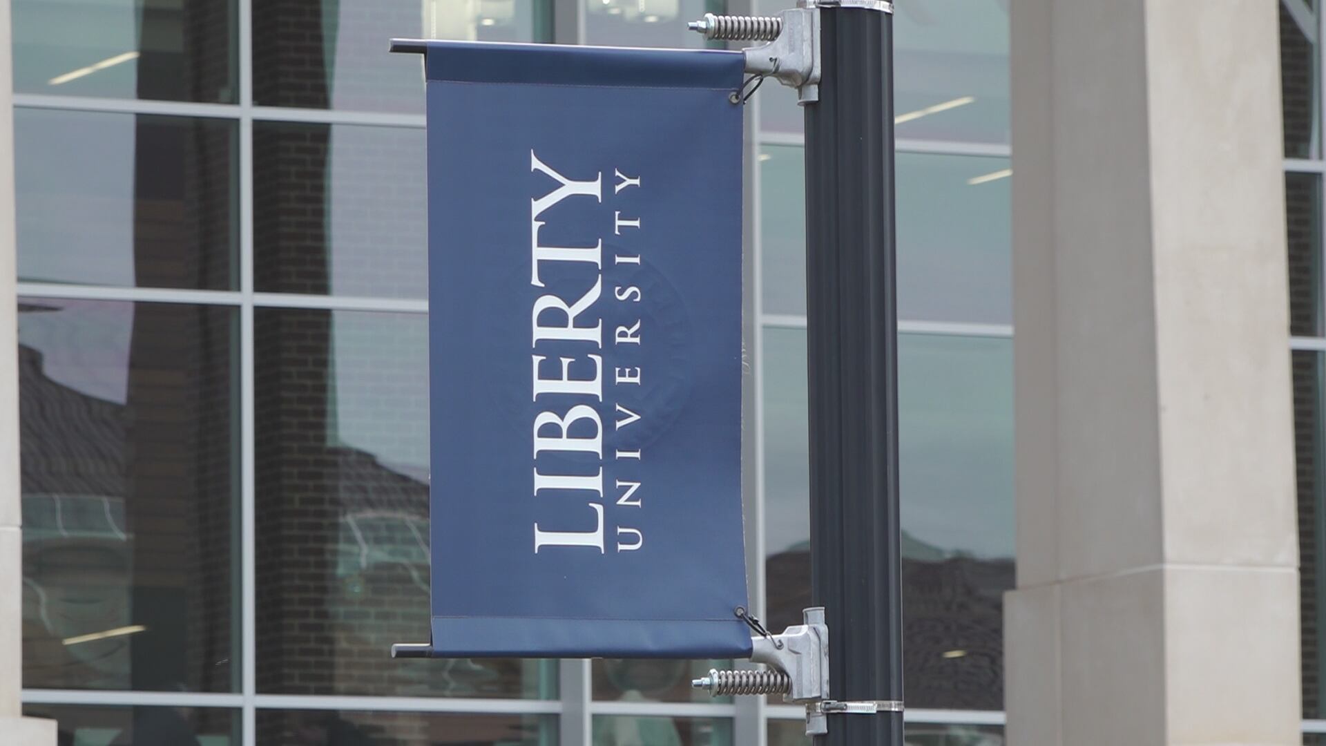 Liberty University investigates threat to stab, strangle student on campus