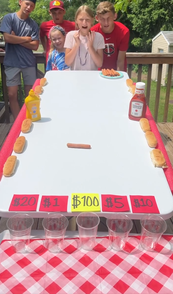Hot Dog Roll Game – Tabletop Toss Fun