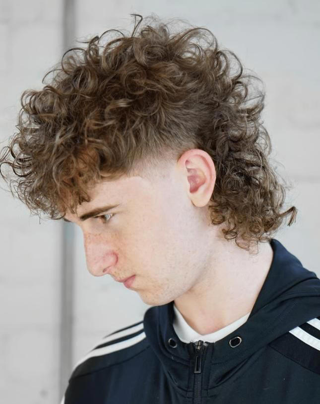 8 Gaya Rambut Mullet Panjang yang Nyentrik Tapi Keren