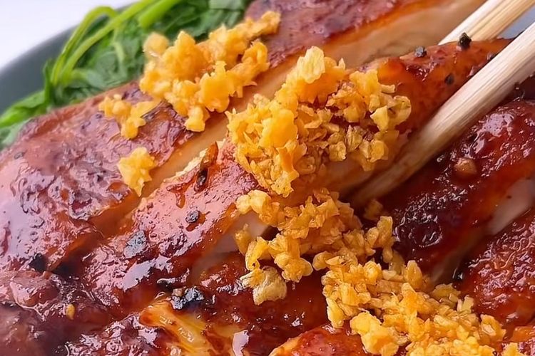 Resep Ayam Panggang Bawang Juicy & Shiny, Cukup Pakai Teflon Saja