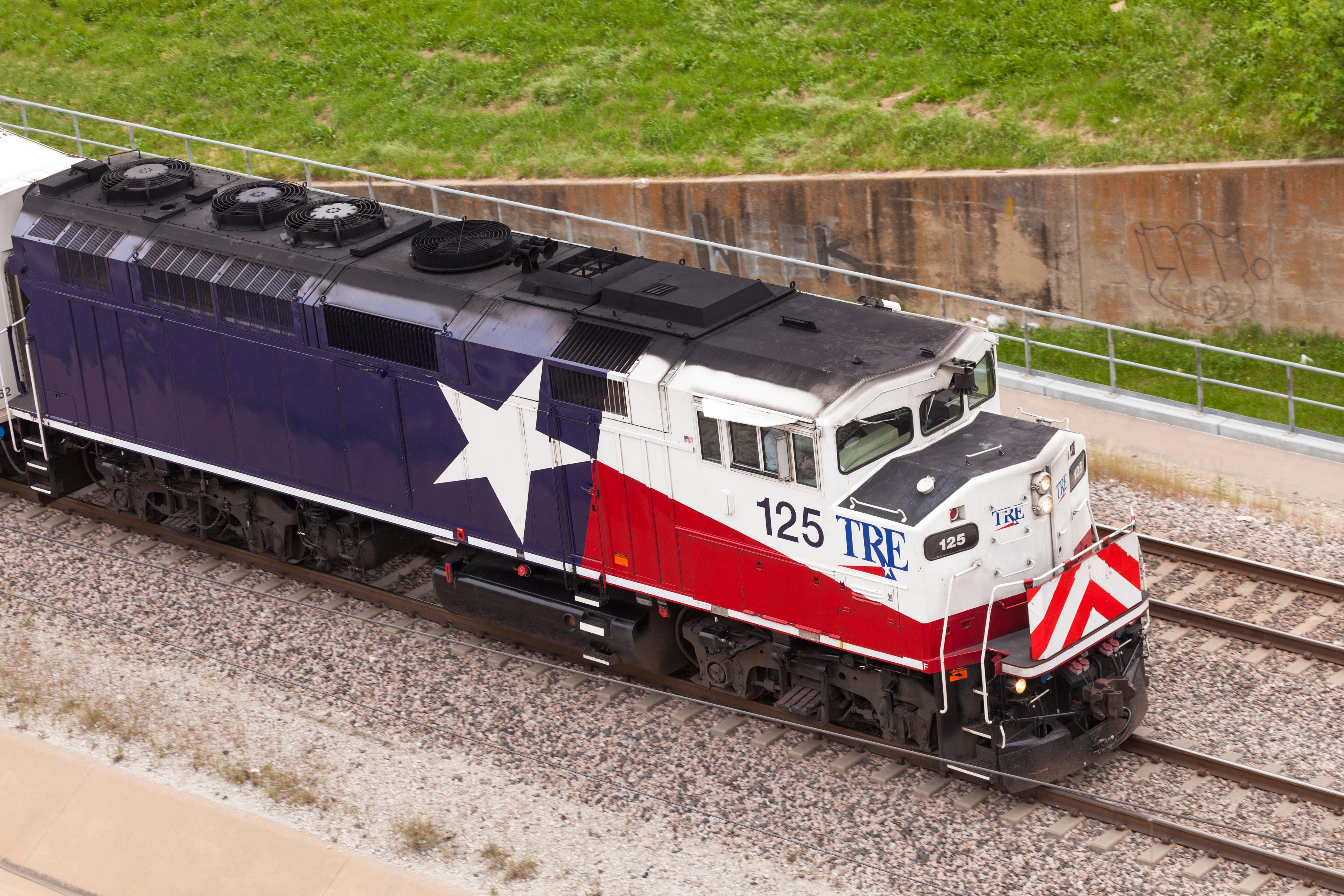 Child killed when car goes around train gate and is struck by TRE train ...