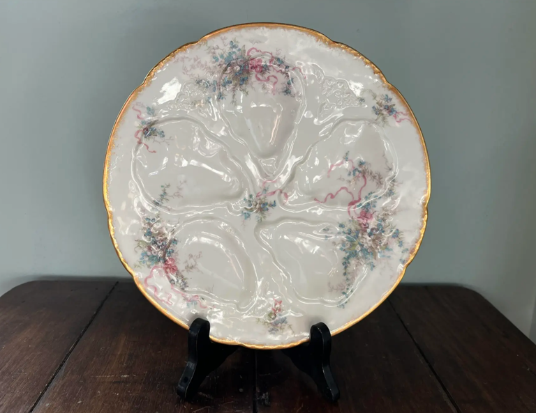 6 types of vintage plates that are actually worth a LOT, according to ...