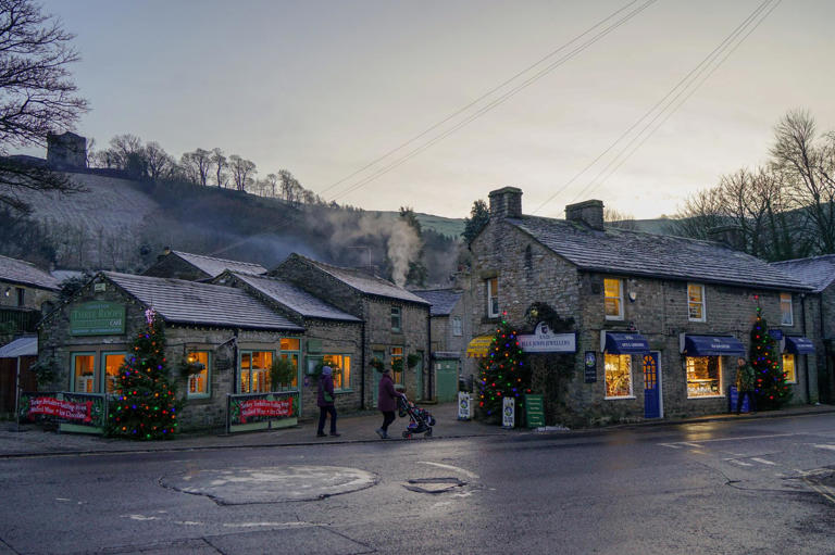 Peak District village is a true Christmas cracker - with carols in a ...