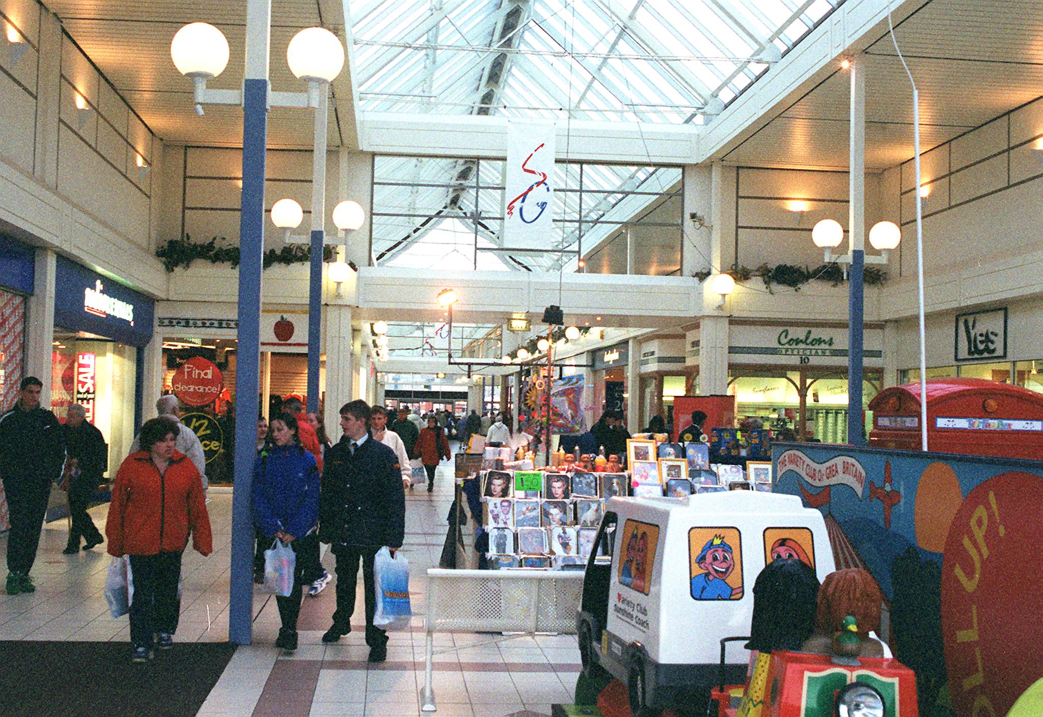 39 nostalgic photos capture memories of popular North West shopping ...