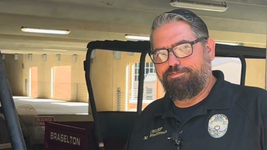 Georgia police chief retires, then is arrested on stalking and misuse ...