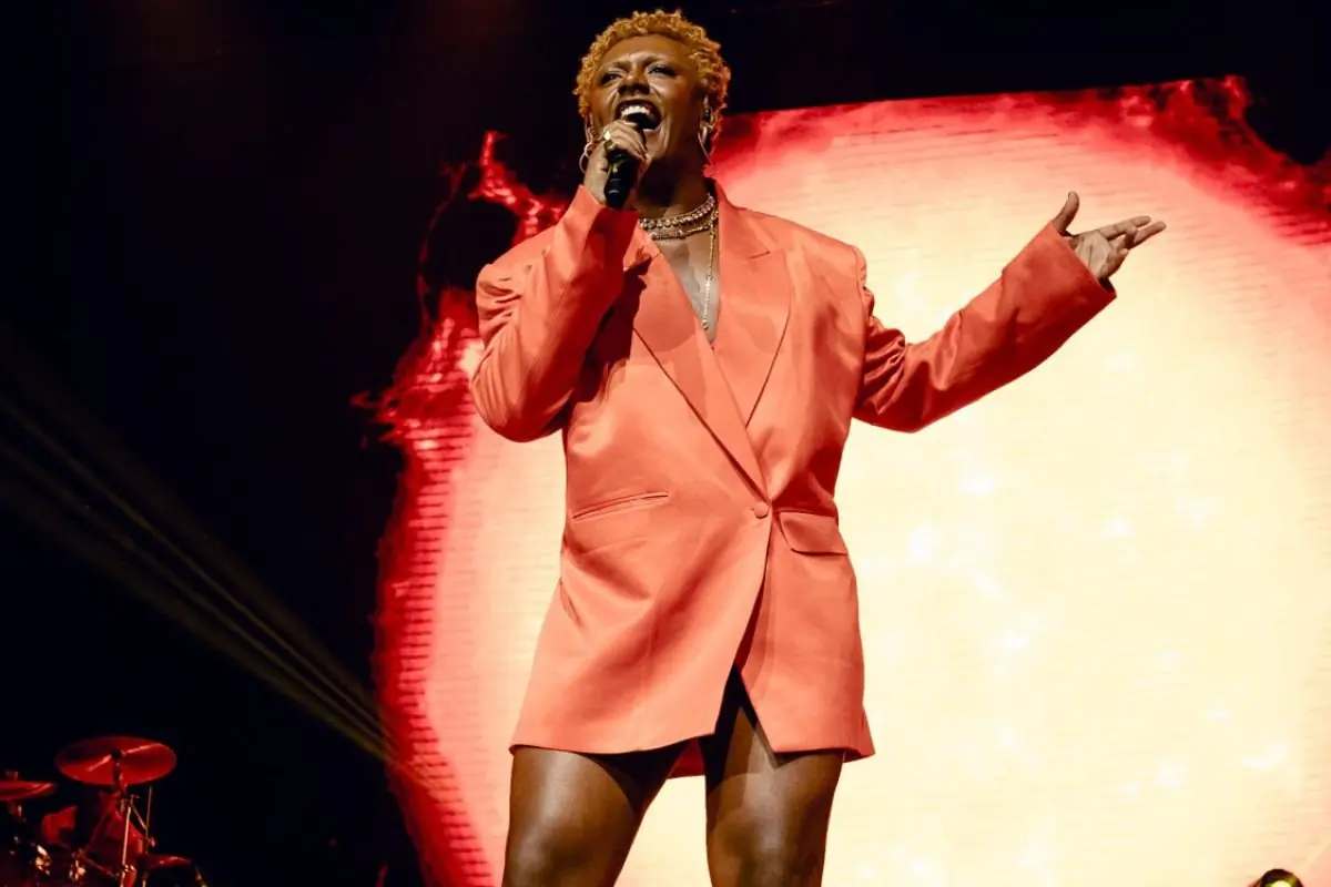 Liniker retorna a Brasília com show extra e encerra Festival Estilo Brasil