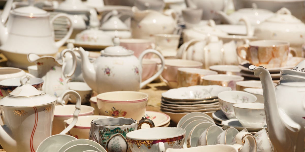 6 types of vintage plates that are actually worth a LOT, according to ...