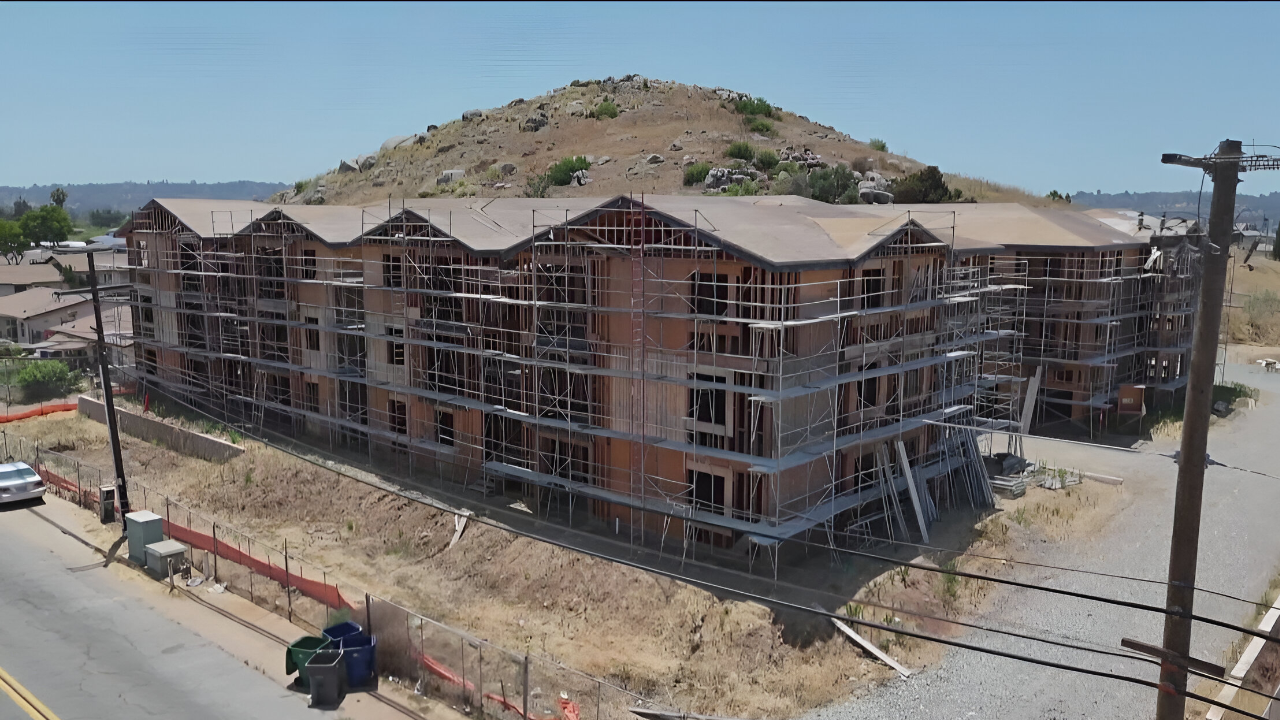 $2B Ritz Paradise Project Collapses – 2,000 Jobs Vanish