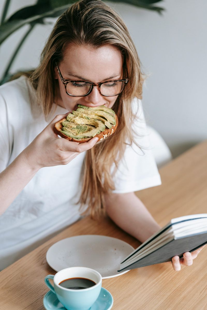 10 Things I Noticed After Eating an Avocado Every Day for a Week