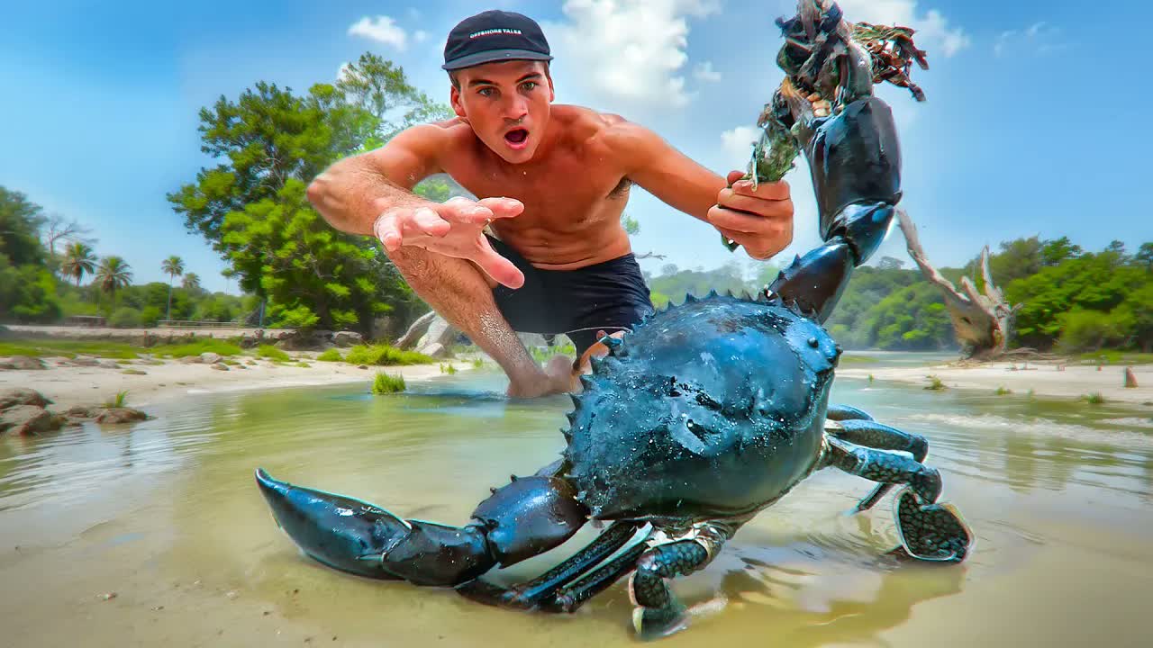 The hunt beneath the waves - catching a monster crab with primitive weapons