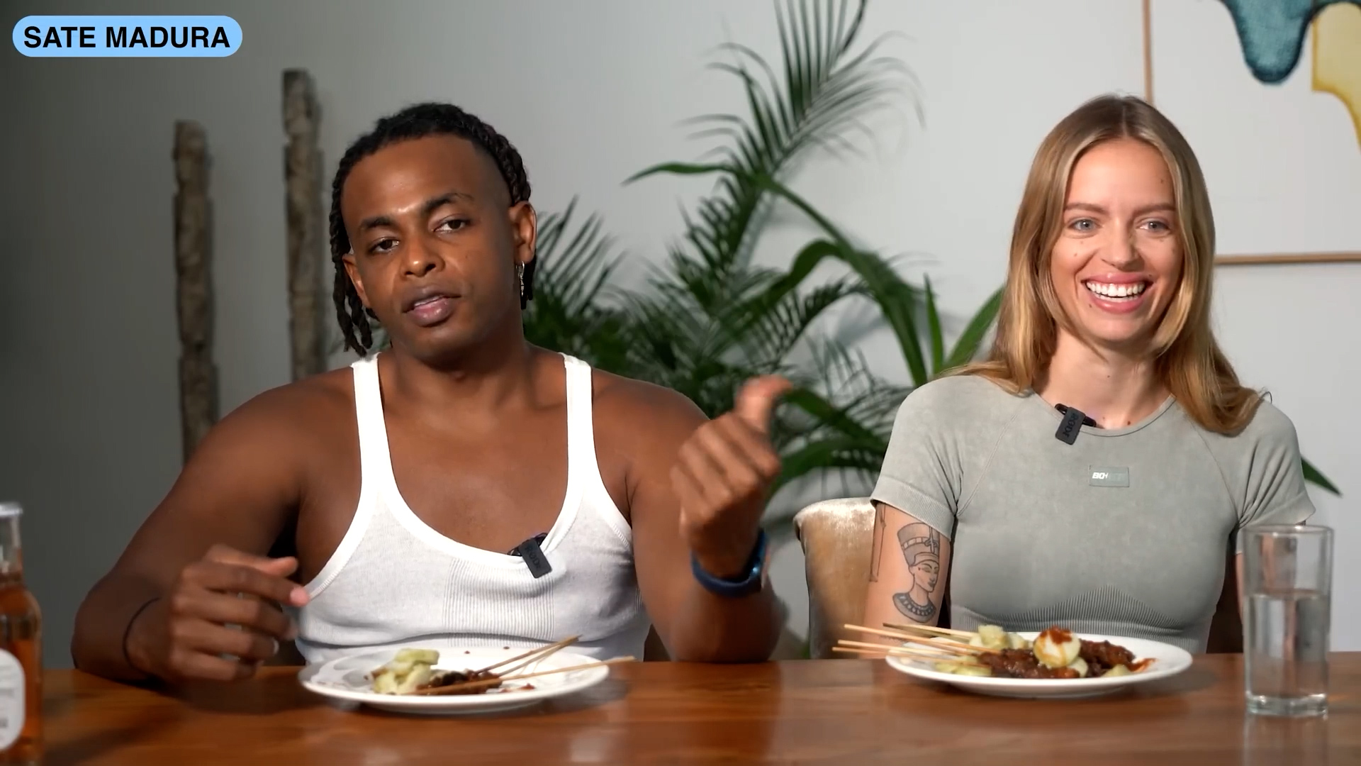 Westerners Taste Indonesian Cuisine for the First Time