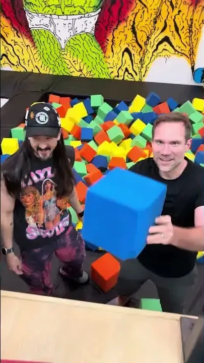 Steve Aoki tells Geoff Wilson to jump into foam pit