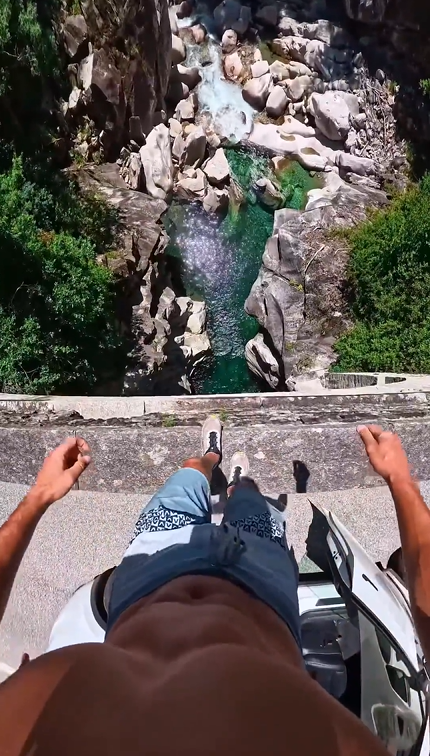 POV Adventure: Discovering a Cliff Jumping Spot With Insta360 Ace Pro 2