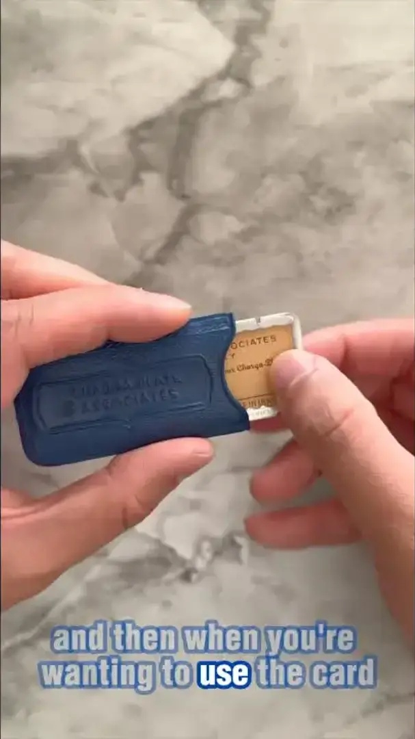 Charga Plate unboxing: the oldest credit card alternative