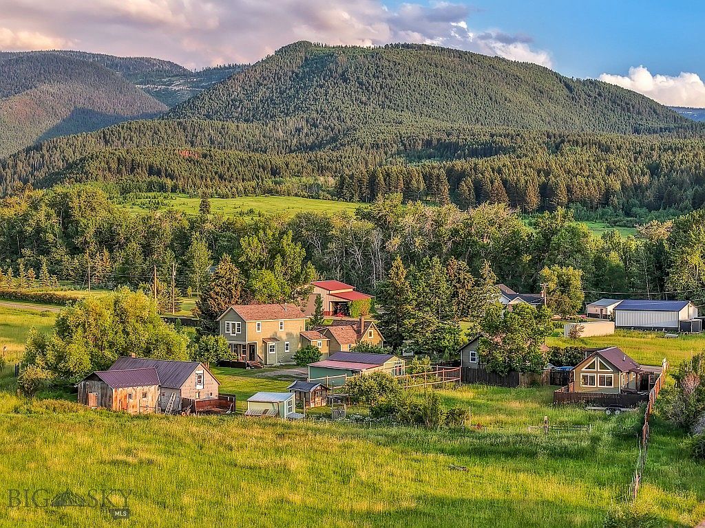 Historic 1900 Farmhouse in Bozeman, Montana With Custom Woodwork ...