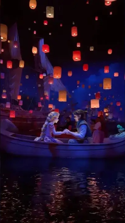 Tokyo DisneySea and ambience! Elsa’s castle at night was SO pretty 😭🌌 ️ ...