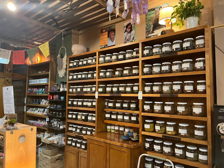 Grand Rapids tea shop celebrates 21 years in business