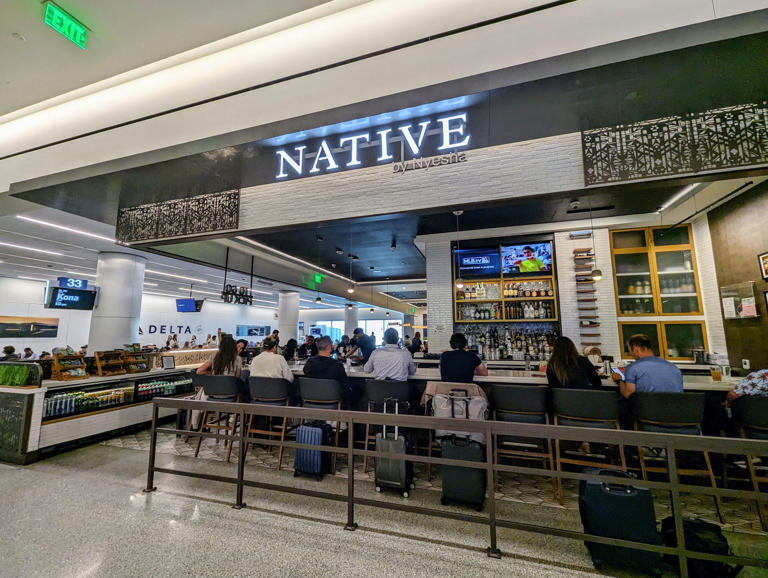 Where to eat at Los Angeles International Airport (LAX)