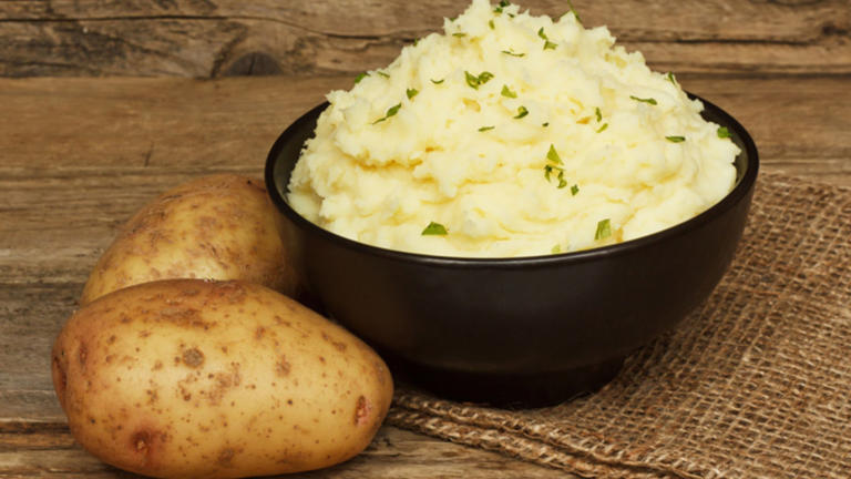 The Best Way To Make The Smoothest Mashed Potatoes For Your ...