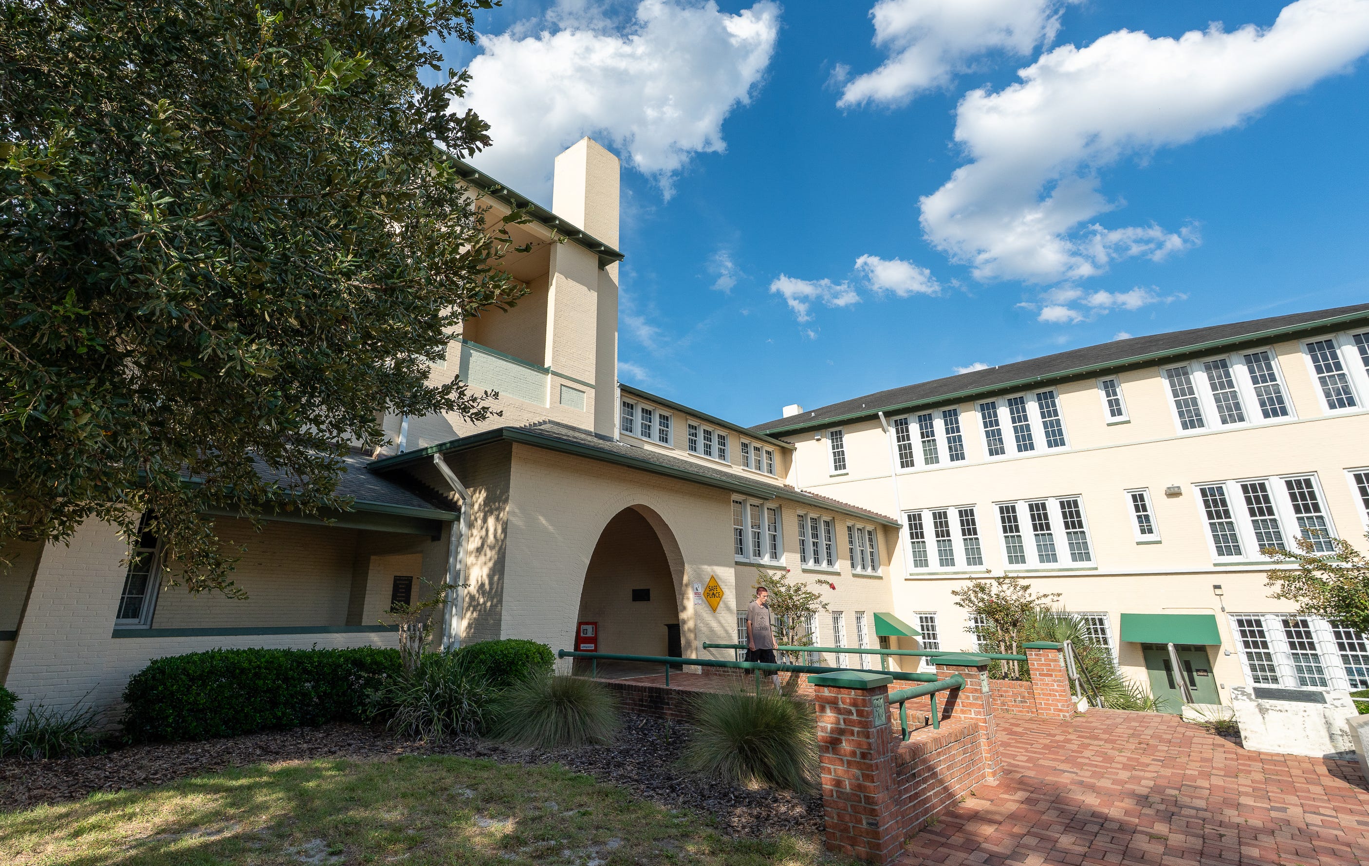 Gainesville High School teacher suspended for giving student 'Dictator ...