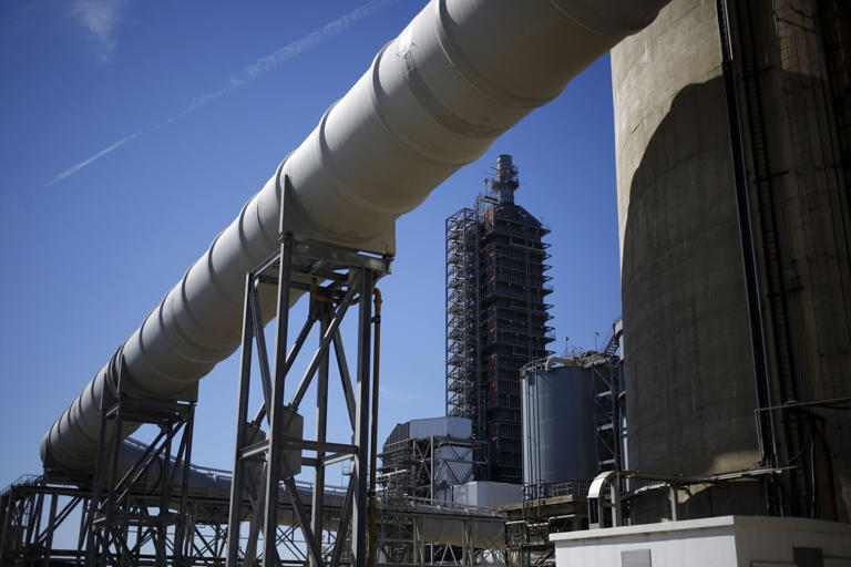 Trump’s Energy Department Revamp Nixes Clean-Energy Offices