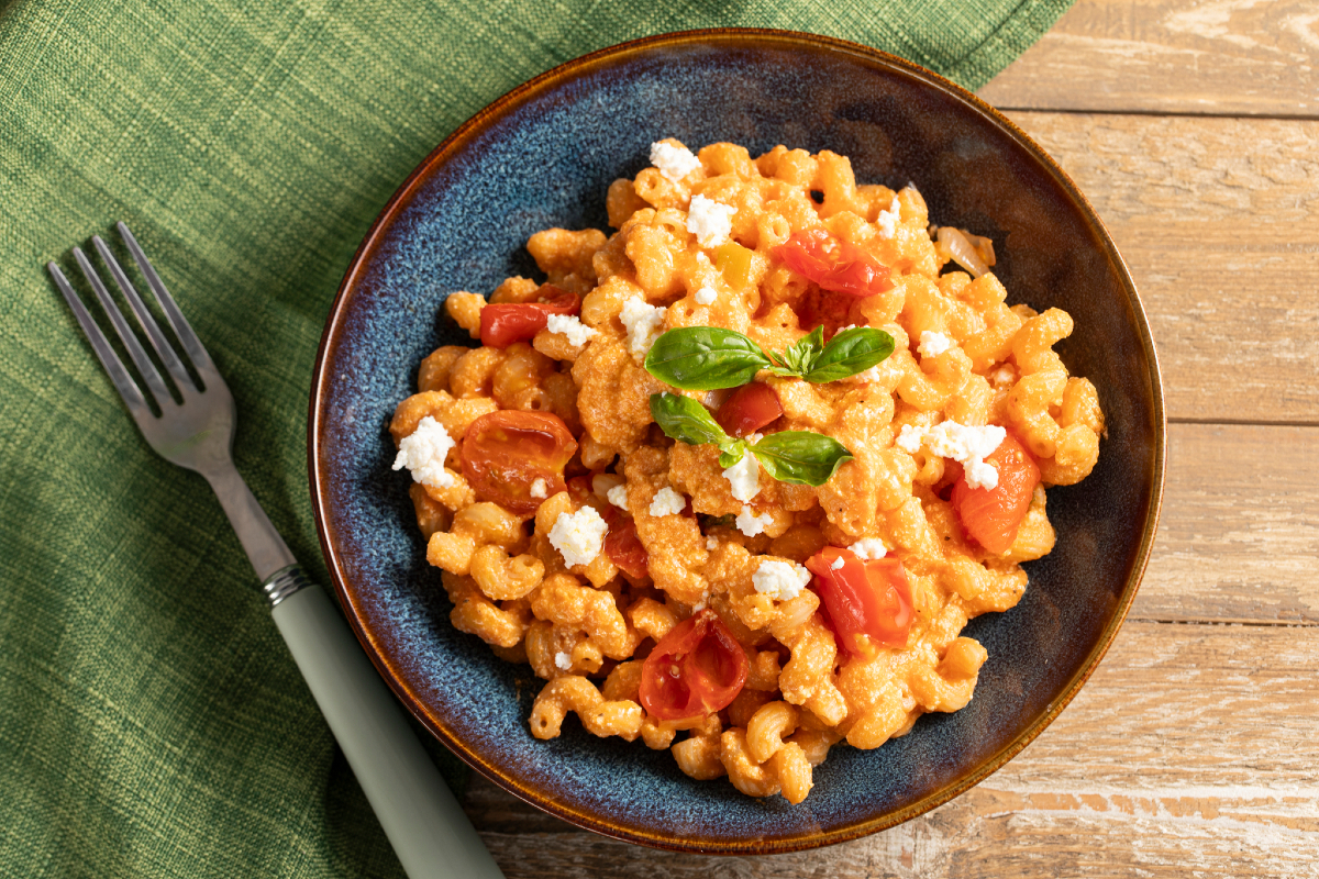 Pasta with ricotta and cherry tomatoes