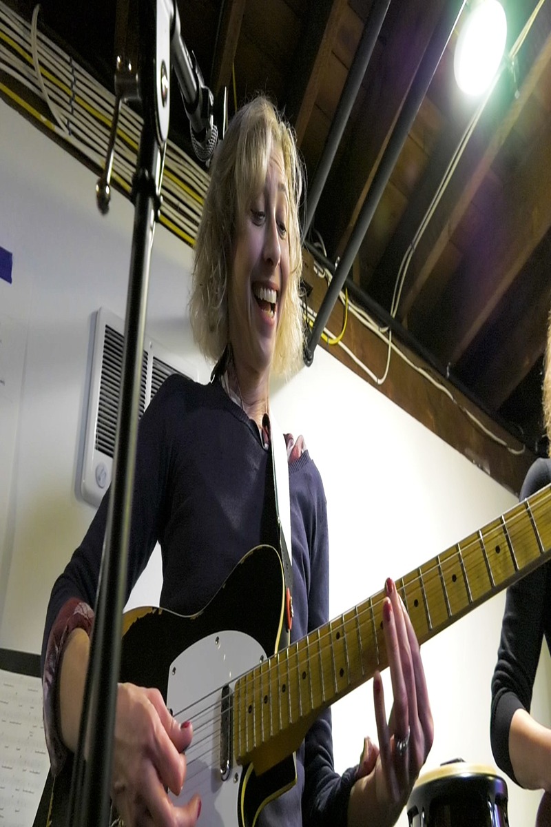 The Lazy Susans, Five Moms Who Formed a Rock Band