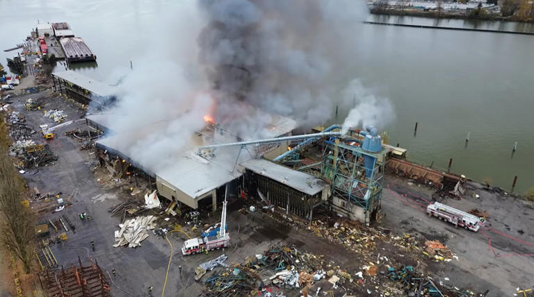 Fire at former Delta, B.C., lumber mill sends smoke billowing over ...