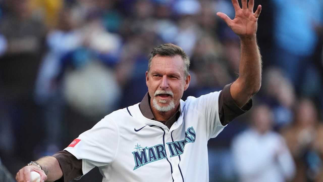 Mariners will retire Randy Johnson’s No. 51 during the 2026 season